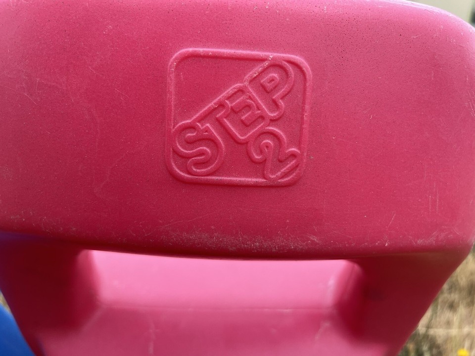 Step 2 Blue and pink Criss Cross Child Plastic Chunky Chair for Table ...
