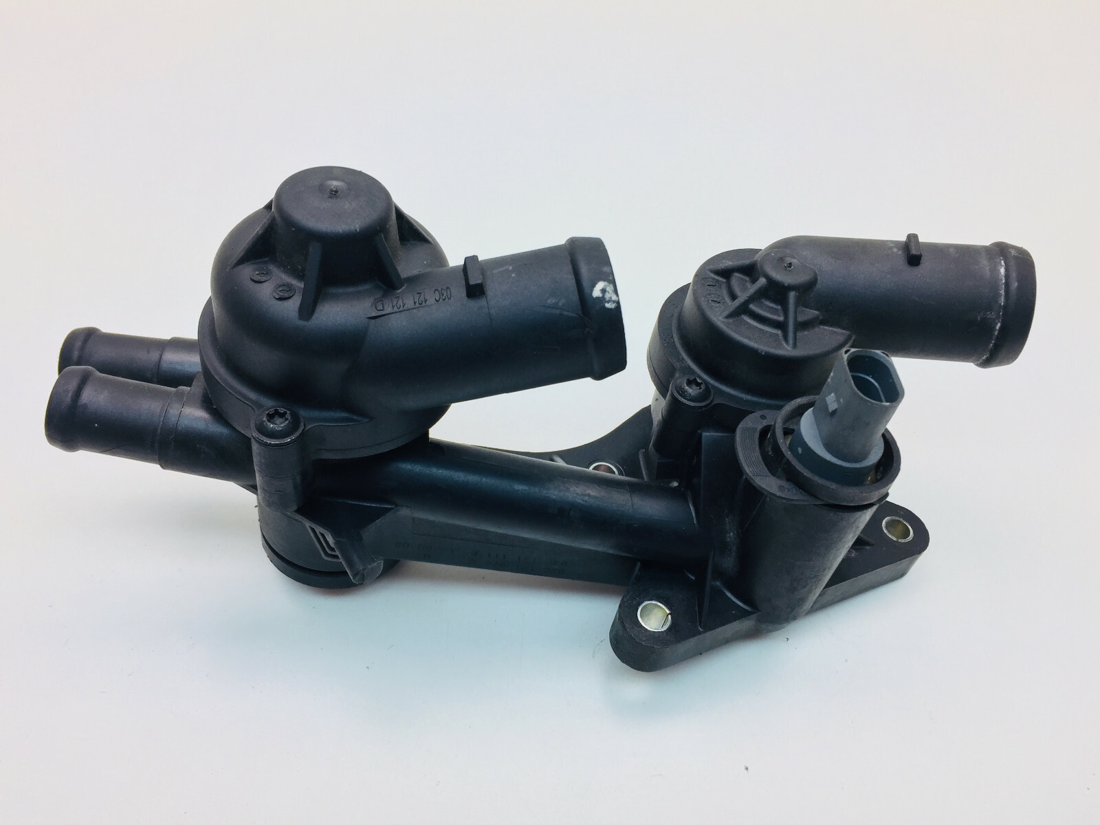 03C121111P VW Audi Seat Skoda 1.4TSI Orig.Kühlmittelreglergehäuse /109 ...