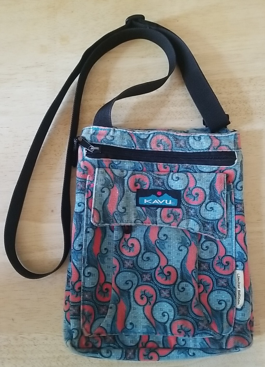 RARE Limited Edition KAVU Keeper Crossbody Bag Cotton… - Gem