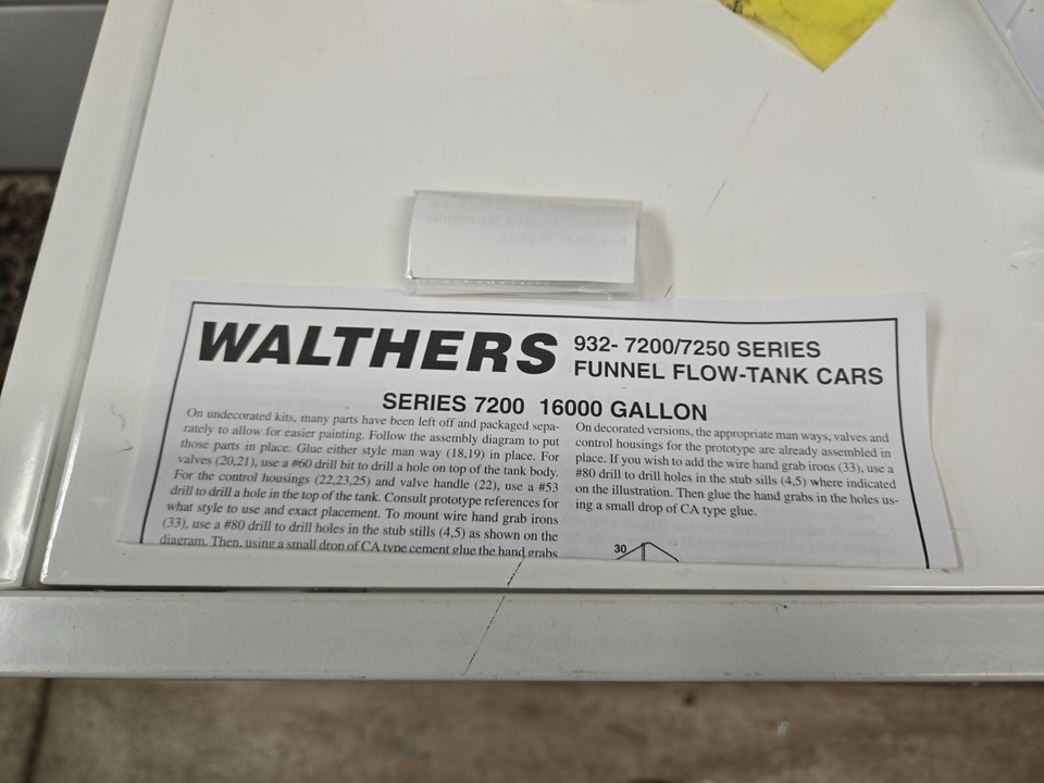 JBF Walthers 932-27206 UTLX 16000 Gal. Procor Funnel Flow Tank Car Pair ...