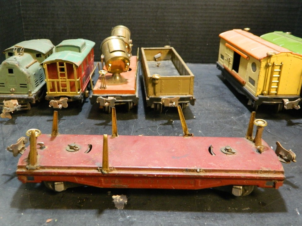 Vintage Lionel (7) Piece Prewar Tin Train Set ...