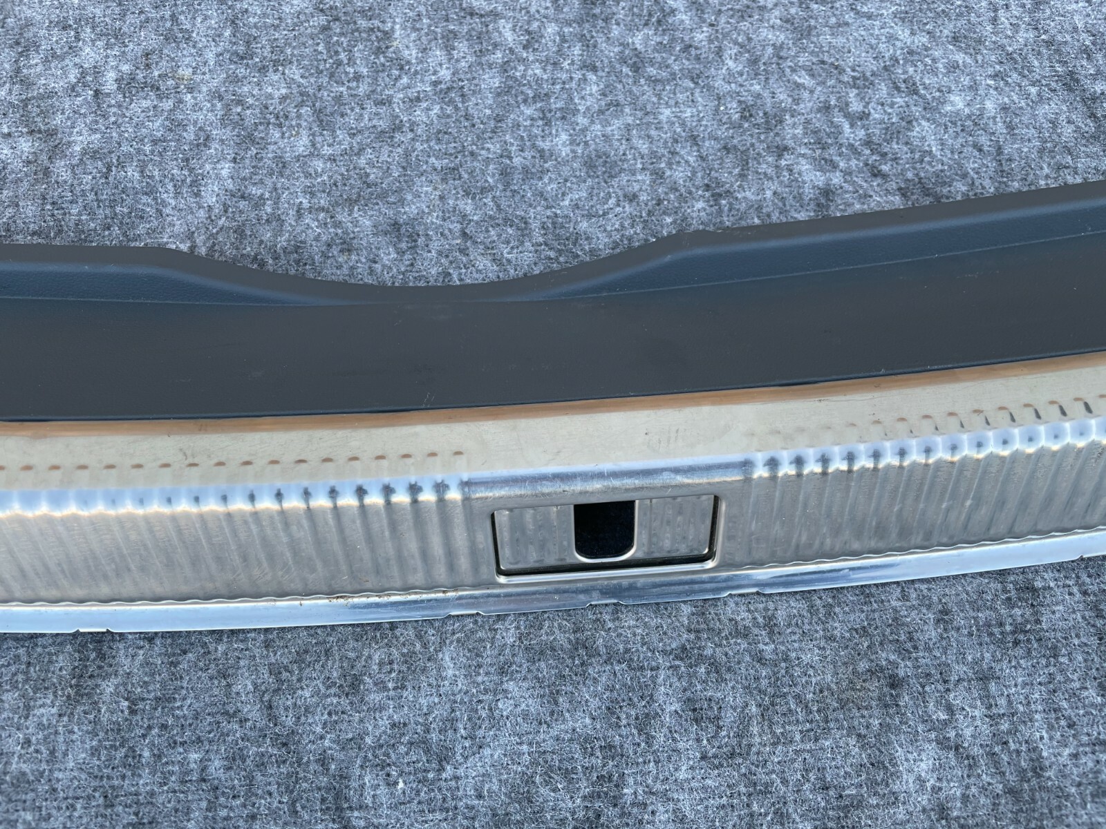 TRUNK SCUFF PLATE COVER ASSEMBLY GRAY OEM 71K 12-18 AUDI A7 S7 RS7 C7 ...