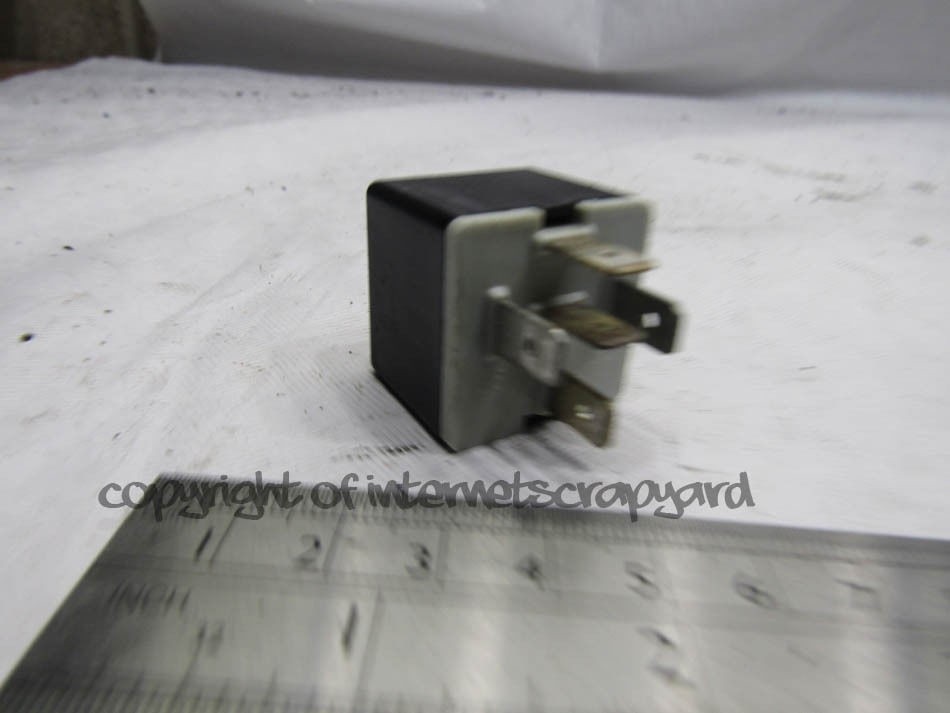 Jeep Cherokee XJ 2.5 TD 84-01 VM 425OHV black relay 56006707 | eBay