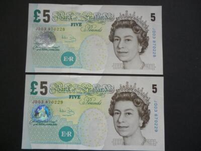 TWO 2004 QUEEN ELIZABETH UNCIRCULATED £5 NOTES CONSECUTIVE NUMBERS ...