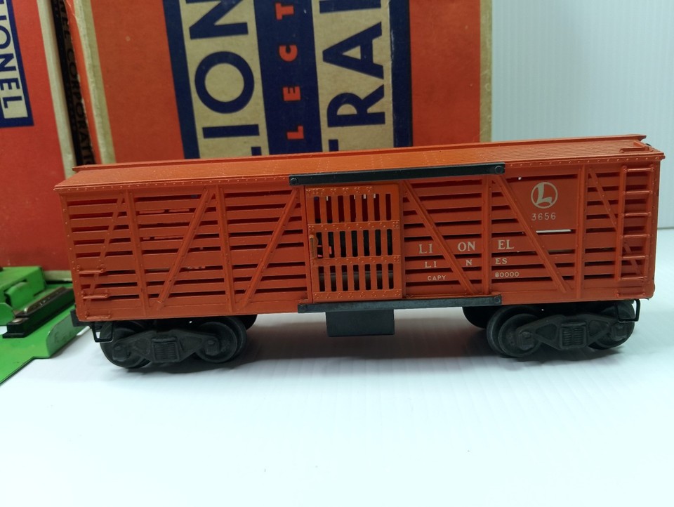 Lionel Postwar No.3656 Operating Cattle Car Platform & Cattle | eBay