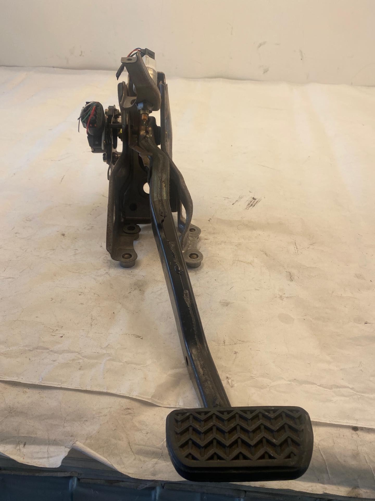 2005 TOYOTA PRIUS Front Emergency Stop Brake Foot Pedal Assembly ...