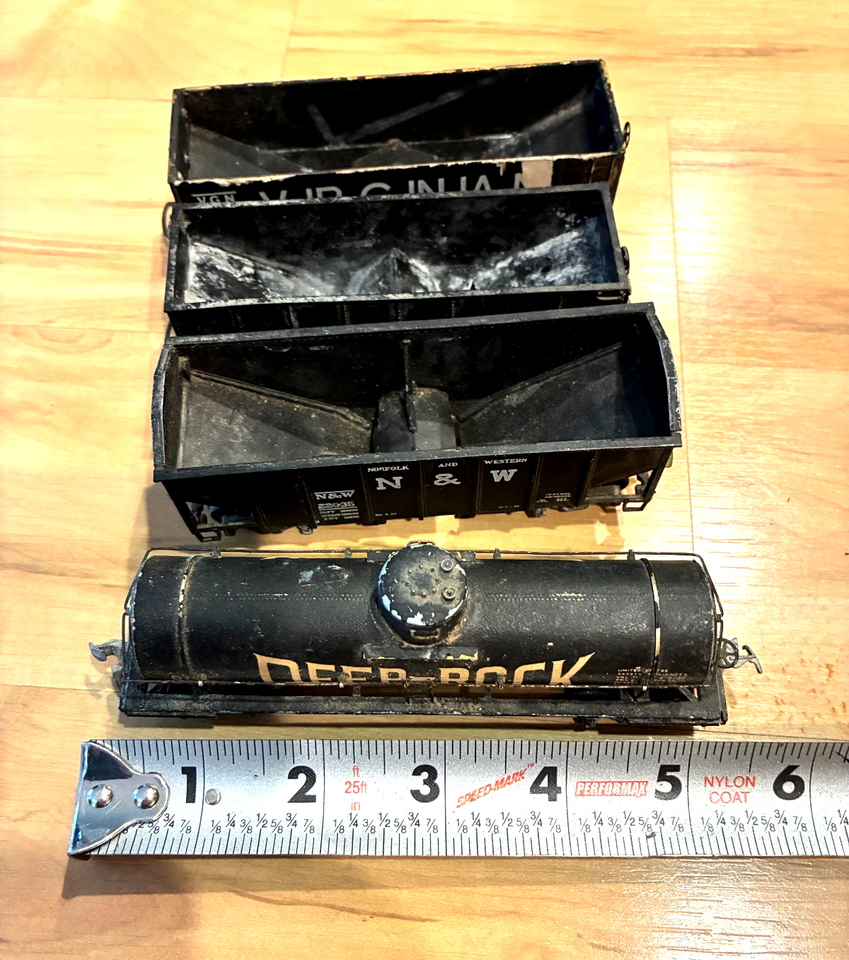 4 Vintage Metal Mantua Toy Train Cars- Tanker and 3 Other Hopper Cars ...