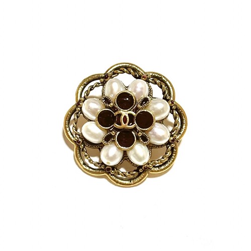 CHANEL Button Gold Bordeaux Pearl | eBay UK