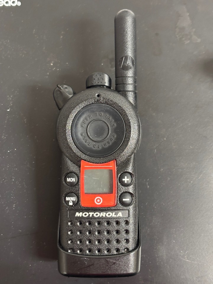 Motorola GS1810 Target Two-Way Radio UHF Walkie Talkies | eBay