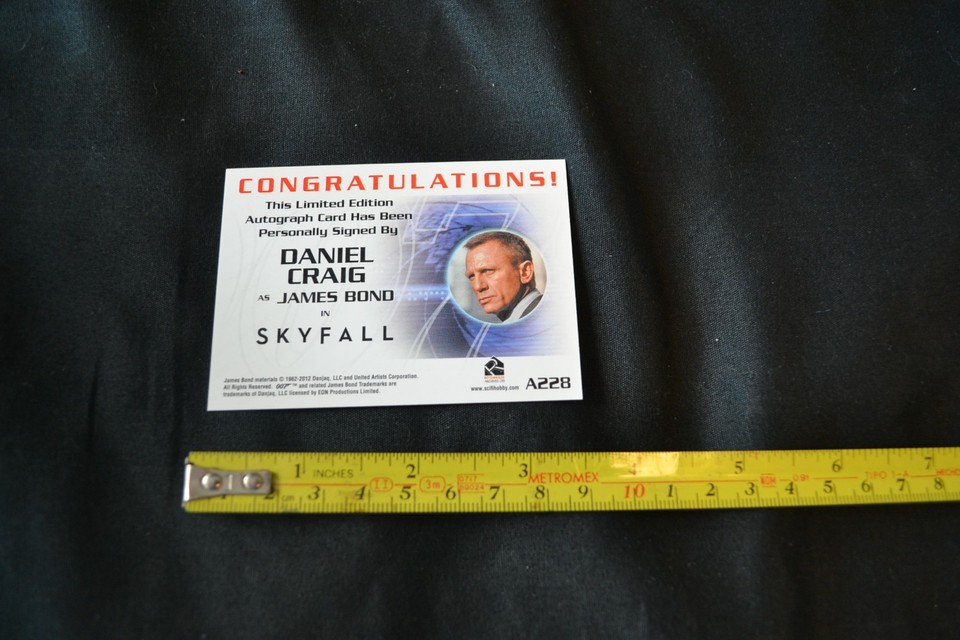 James Bond Autograph Card Daniel Craig as 007 A228 Rittenhouse 2012 ...