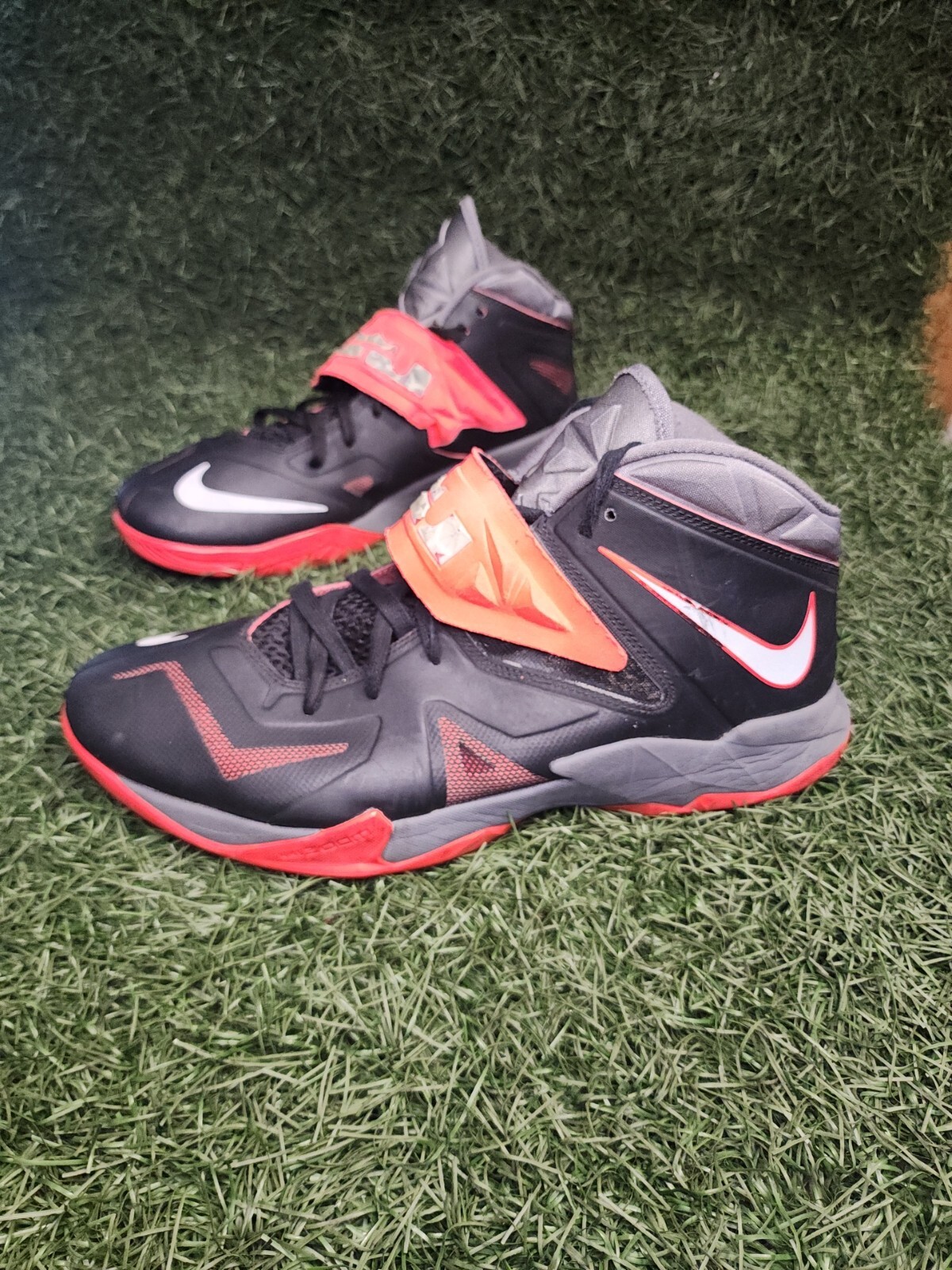 Nike Zoom Soldier Vii Black And Red