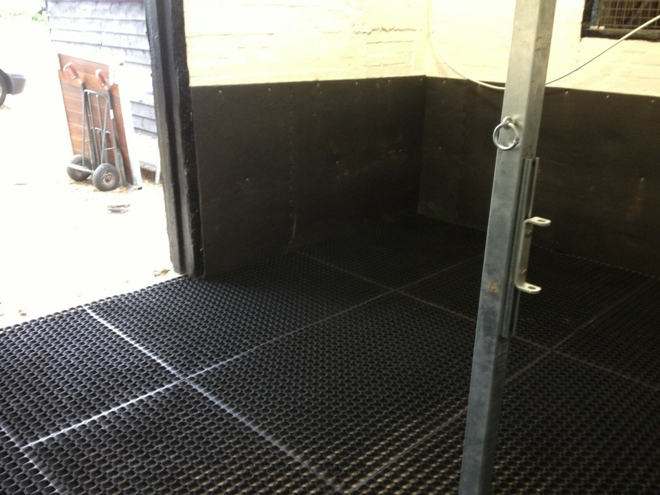 8 x 22mm Gateway Grass Mats Safety Rubber Matting Playground field mud ...