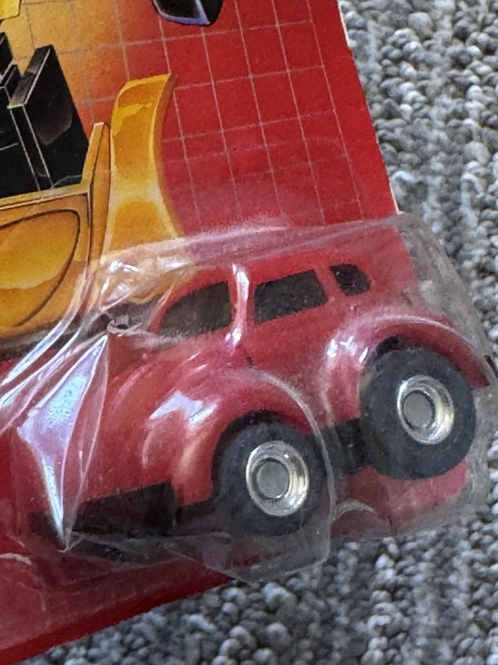 TRANSFORMERS HASBRO 1984 RED BUMBLEBEE NEW Vintage SEALED G1, Nice Card ...