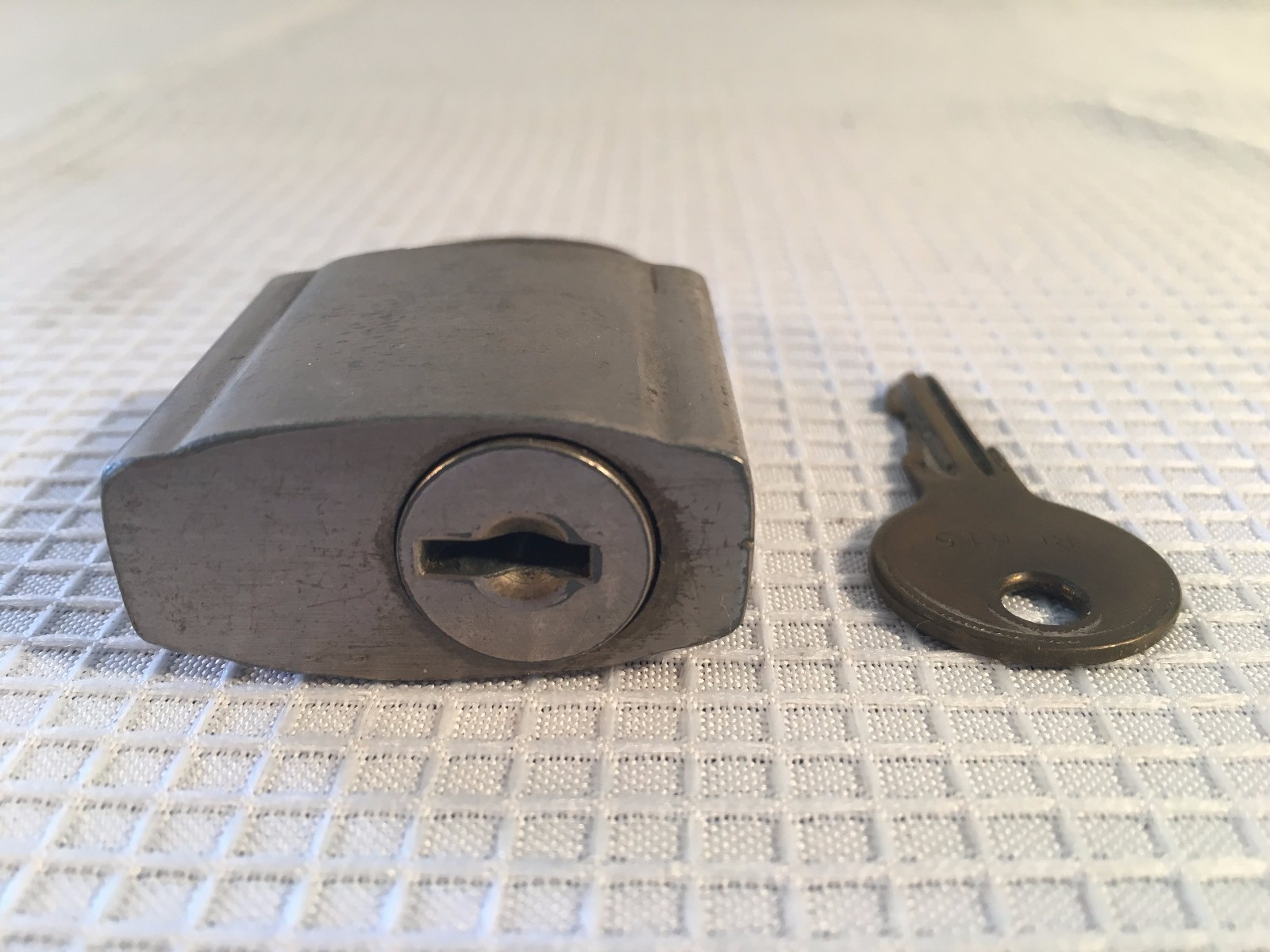 VINTAGE ELGIN HARDENED LOCK MARKED "ELGIN" WITH ORIGINAL KEY | eBay