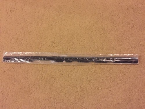 2010-2012 MERCEDES W212 E CLASS FRONT HOOD SEAL OEM 2128870098 **NEW ...