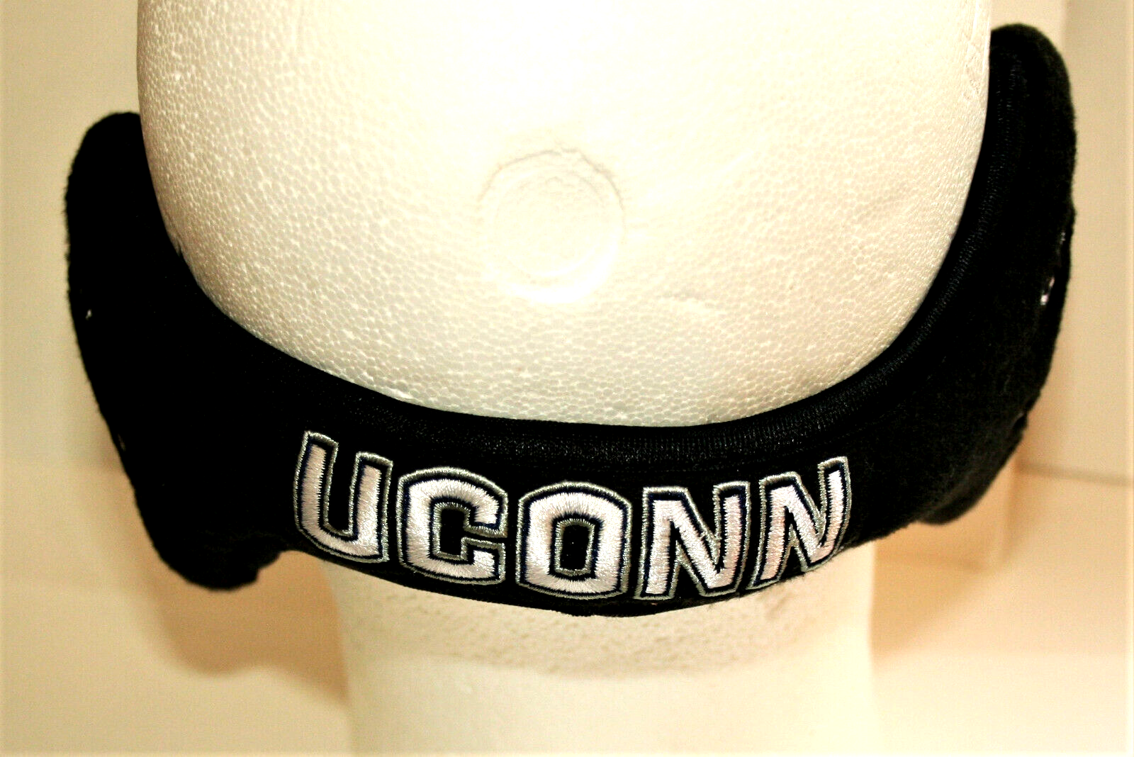 UCONN University Of Connecticut Huskies Team NCCA Ear Muffs Warmers New ...