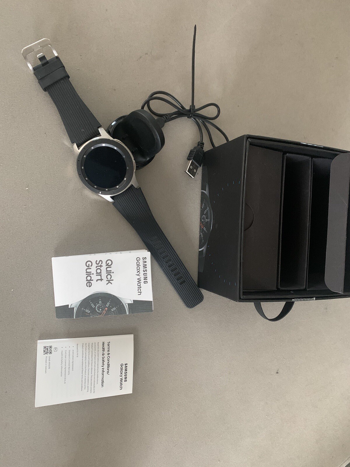 Samsung Galaxy Watch 46mm SM-R800 Bluetooth Smartwatch Black Never Used