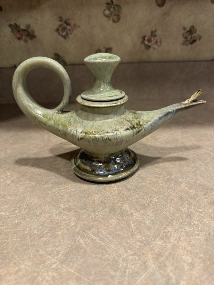 Vintage Bill & Vive Mohl Art Pottery Oil Lamp Signed Genie Aladdin w ...