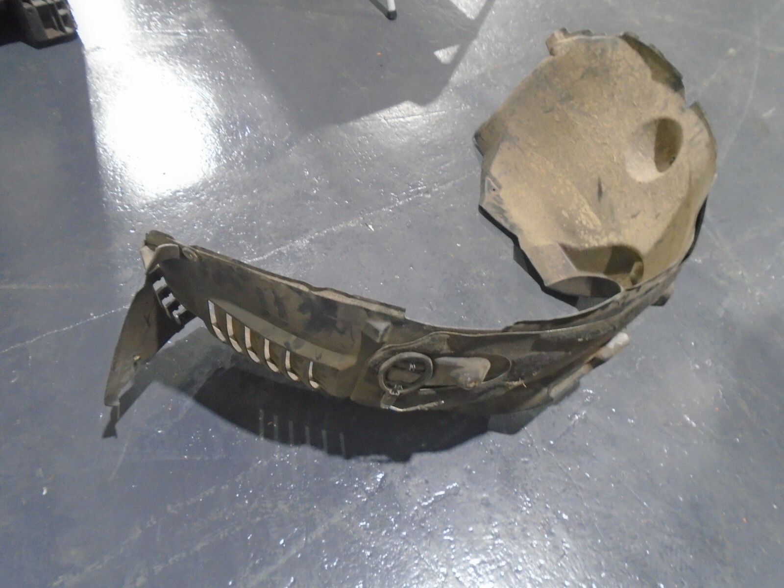 range rover l322 vogue 05-09 front right hand inner wheel arch splash ...