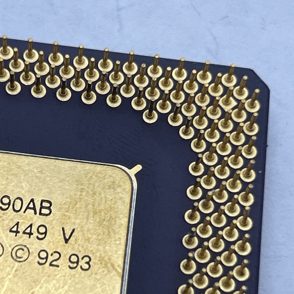 Intel Pentium 90 Mhz CPU 1992 P90 A80502-90 Gold Top Processor SX957 N ...