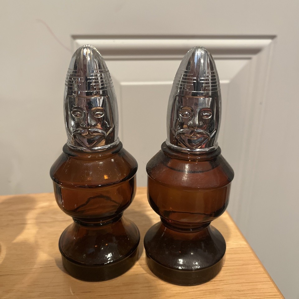 Complete Set of 32 Vintage AVON Chess Set Game Pieces Cologne Bottles ...