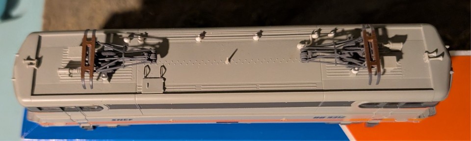 ROCO HO French SNCF BB9312 plastic body Breton Grey and Orange | eBay