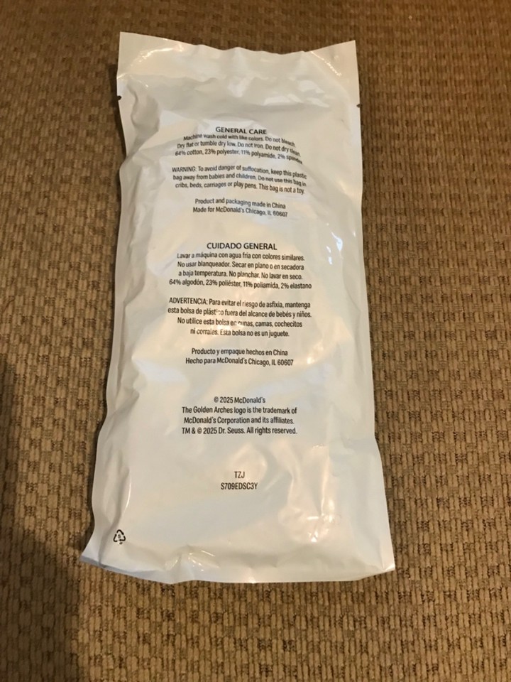 McDonalds Grinch Adult Happy Meal box, socks unopened, bag and salt ...