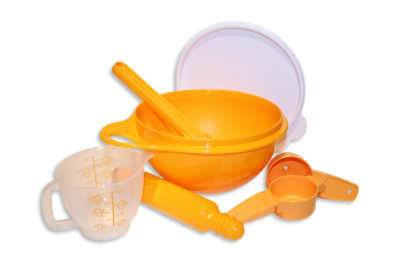 Tupperware Kids Baking Set Thatsa Bowl Spatula Measuring Cup Rolling ...