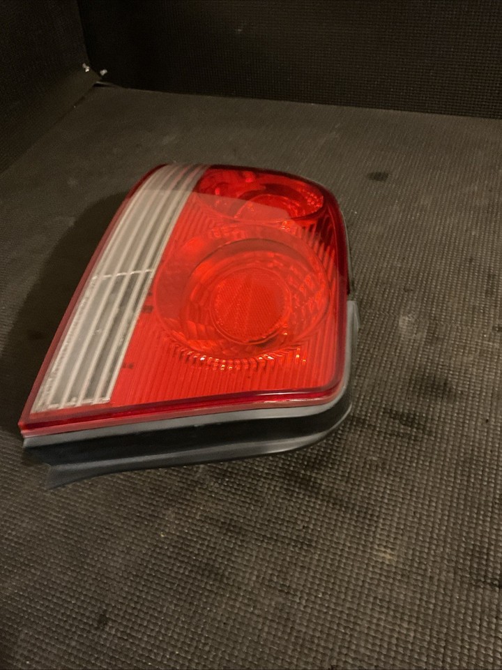 2005 Hyundai Sonata Left Driver Side Tail Brake Light Assembly | eBay