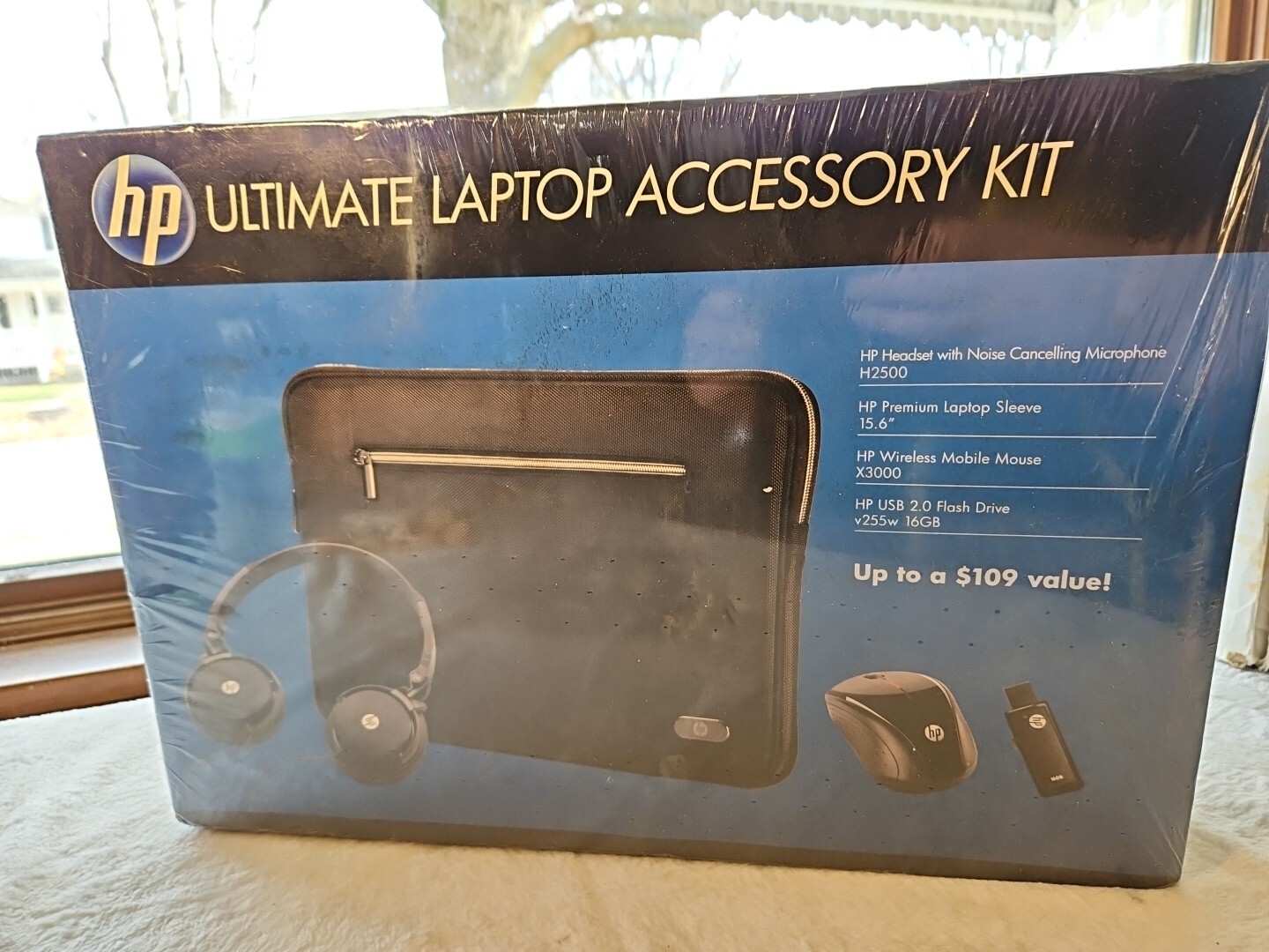 HP Ultimate Laptop Accessory Kit: Mouse,Headset, 16GB Flash Drive ...