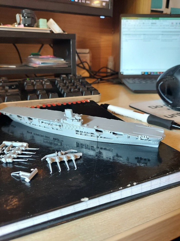 2x 1:1200 Scale Model Aircraft Carriers RN WW2 HMS Illustrious and Ark ...