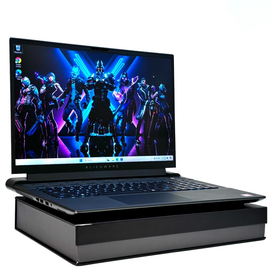 Alienware M18 R1 AMD 18" FHD+ RYZEN 9 7945HX 32GB RAM 1TB SSD RTX 4070 ...