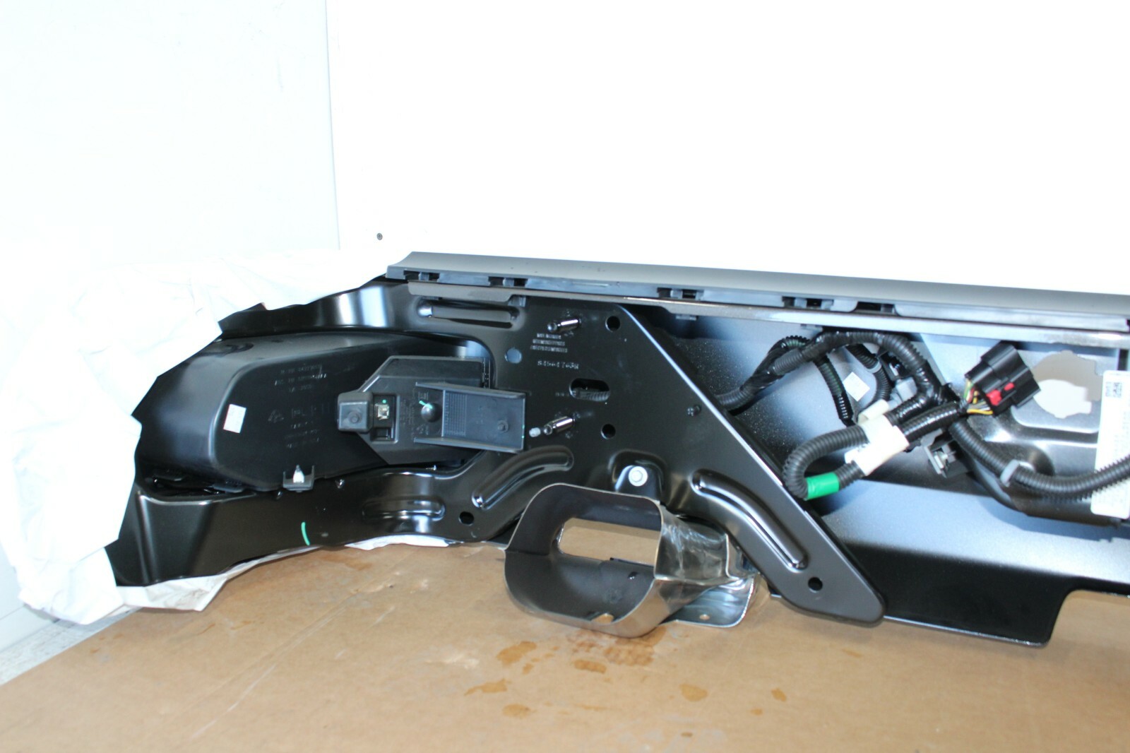 2019-2021 GMC Sierra Chevy Silverado 1500 Rear Bumper W/SENS ASM OEM ...