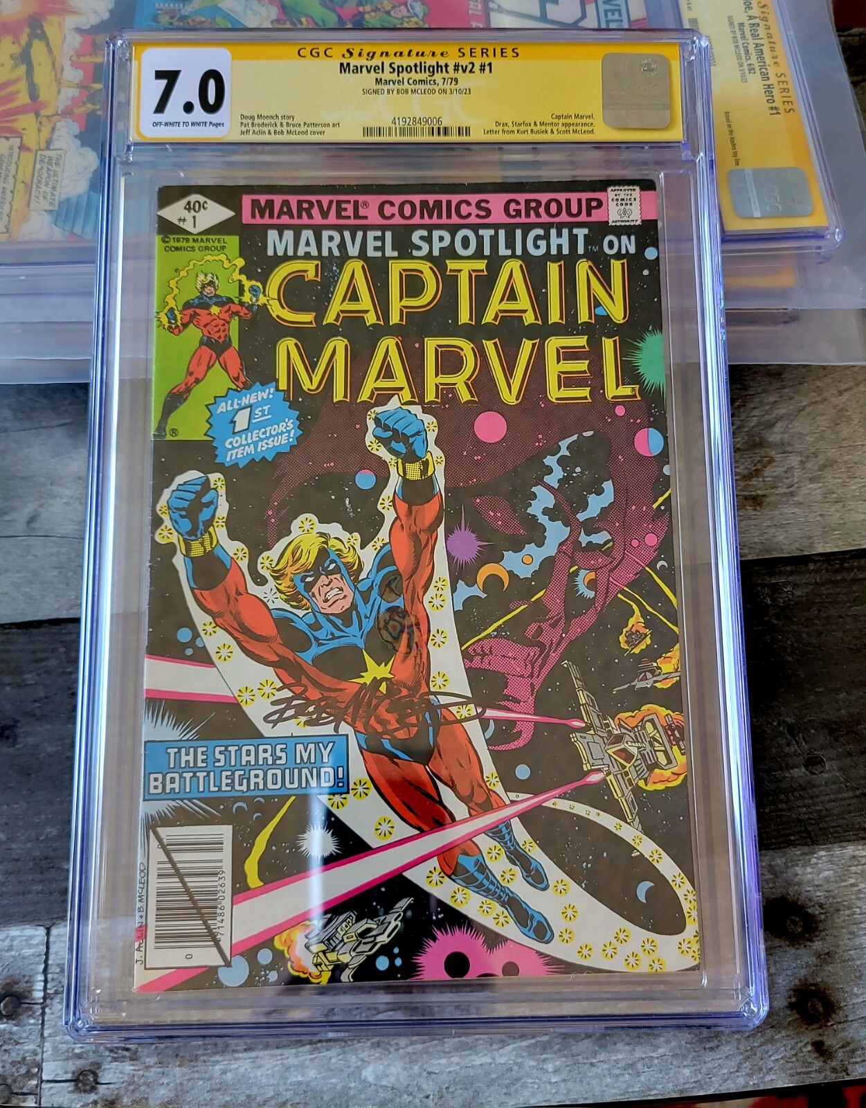 MARVEL SPOTLIGHT ON CAPTAIN MARVEL 1 - CGC 7.0 - SS Bob McLeod Cover ...