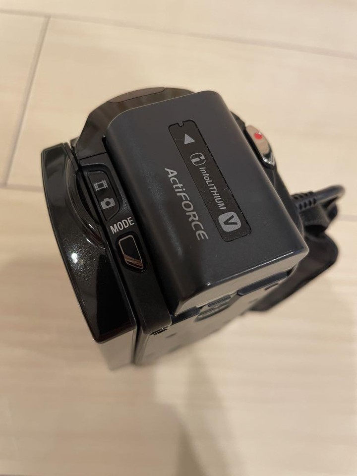 Sony HDR-CX560V(B) Handycam With night shot function FULL HD AVCHD ...