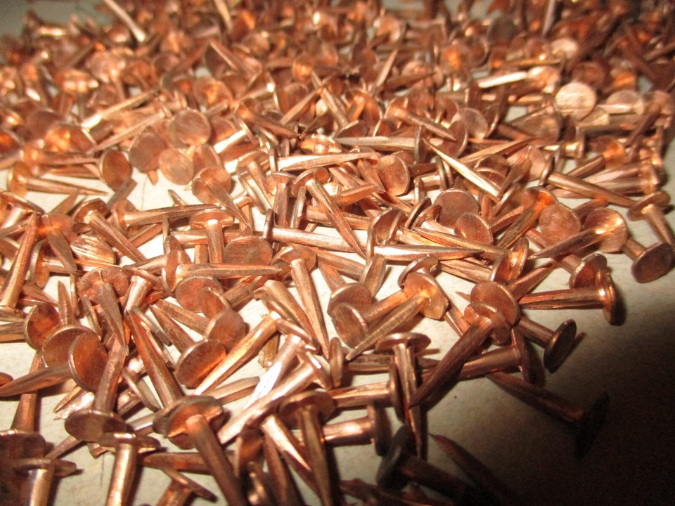 100-VINTAGE 1/2” LONG SOLID COPPER TACKS sharp point's 7/32” WIDE flat ...