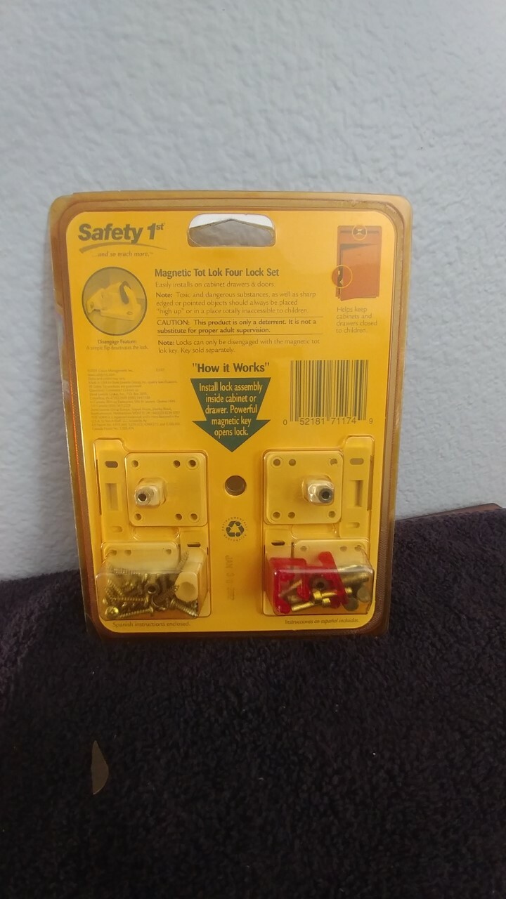 Safety 1st Magnetic Tot Lok Four Lock Set 71174 6mos and up 4 Locks for ...