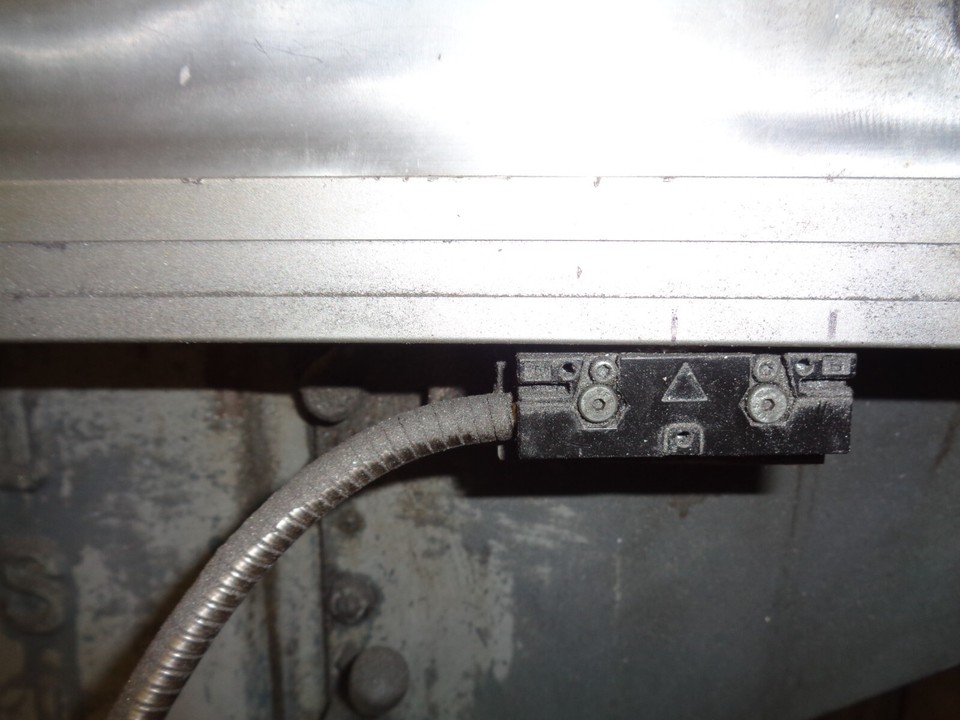 CLAUSING -ATLAS # 8520 MILLING MACHINE 110Volt Hooked up to power and ...