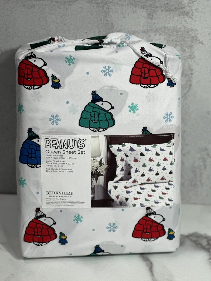 Peanuts Snoopy Woodstock Puffy Coat Snowflakes Queen Sheet Set ...