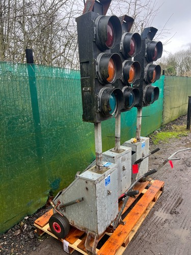 3x Pike Signals Road Traffic Light Red Green amber £450+vat led Bulb ...