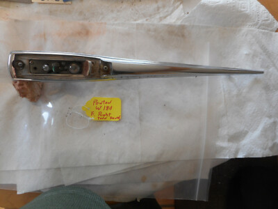 Mercedes Benz Ponton VG Front Righ Spear Turn Signal Light Base W105 ...