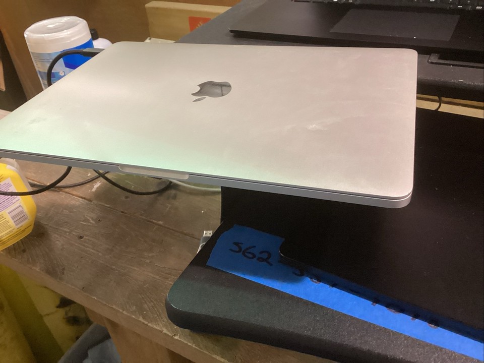 Apple MacBook Pro 2017 13" A1708 i5-7360U 2.3GHz 8GB DDR3 256GB SSD ...