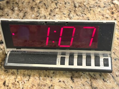 Vintage Spartus Clock Large Display 1150 battery cover missing T9 | eBay