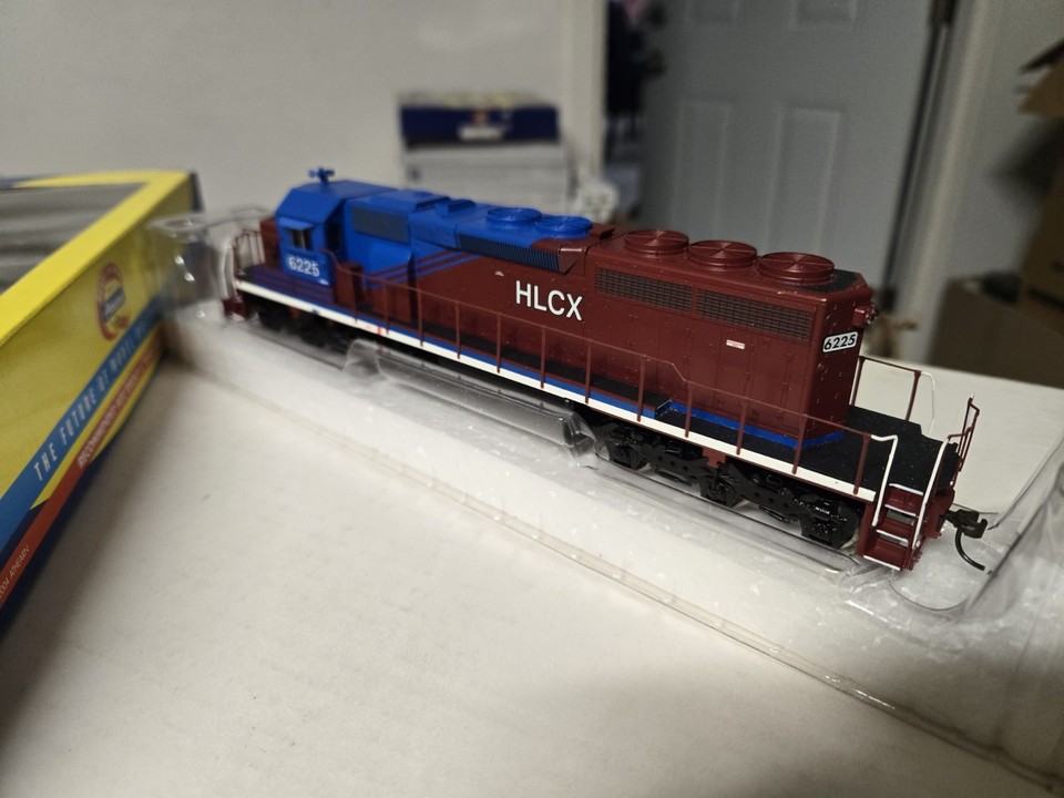 Athearn RTR HO SCALE HELM LEASING HLCX SD40-2 #6225 DC | eBay