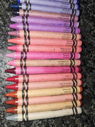 Crayola Crayons Retired Colors Lot of 36 Dandelion Periwinkle Wisteria ...