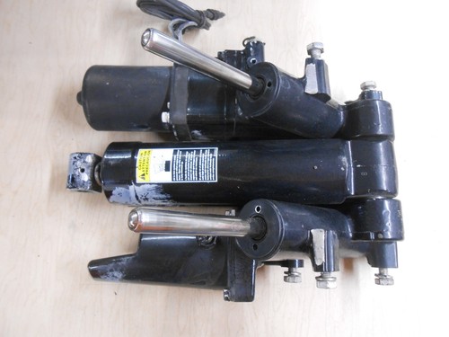 8M0168222, 855998A11 Mercury 1992 200hp XRI 0D131125 Power Trim ...