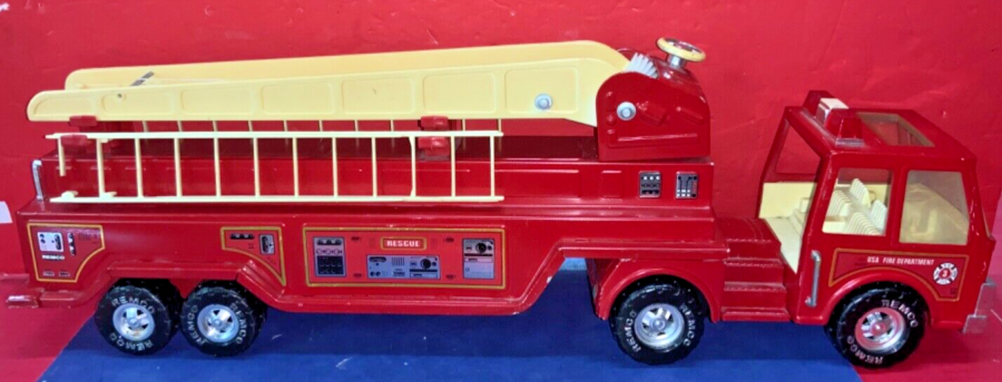 24” Remco Aerial Hook N Ladder Fire Engine #3 Fire Truck | eBay