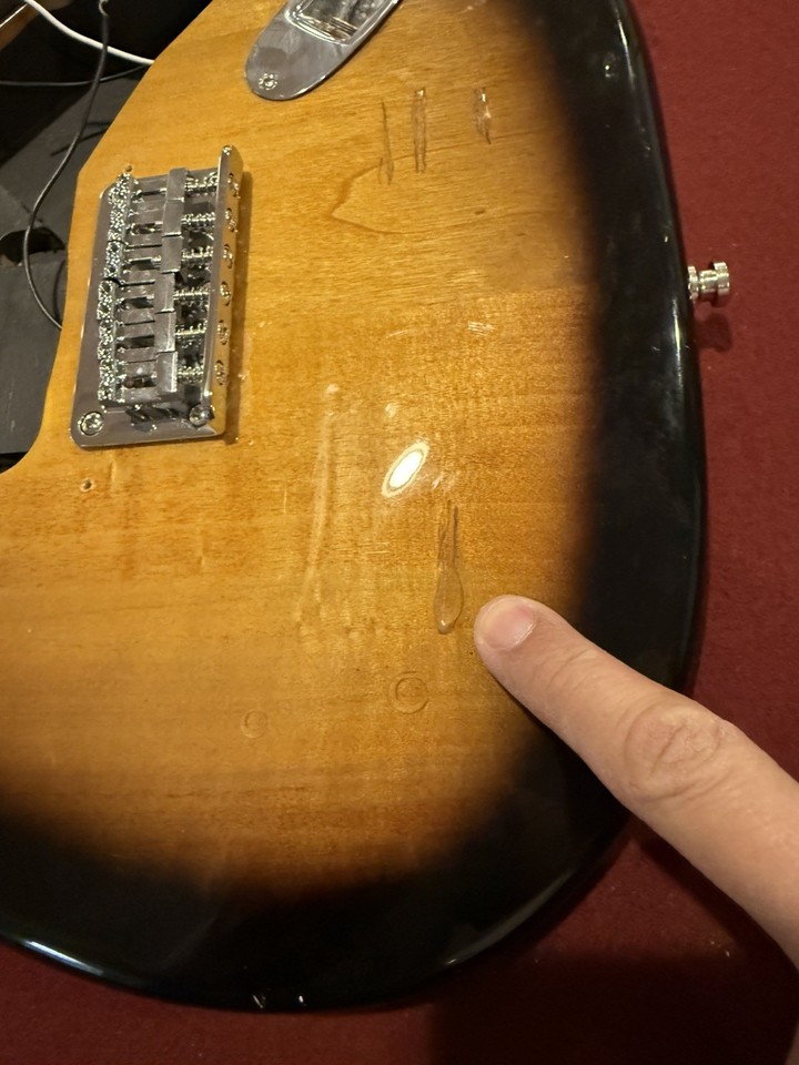 Squier Bullet Hardtail Strat Body Tobacco Burst – Damaged - Major Crack ...