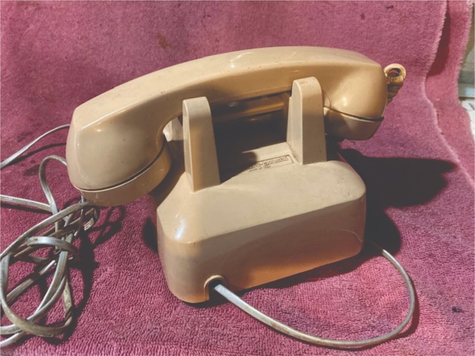 Vintage STROMBERG-CARLSON Beige ROTARY DESK TELEPHONE SC-500D 1972 ...