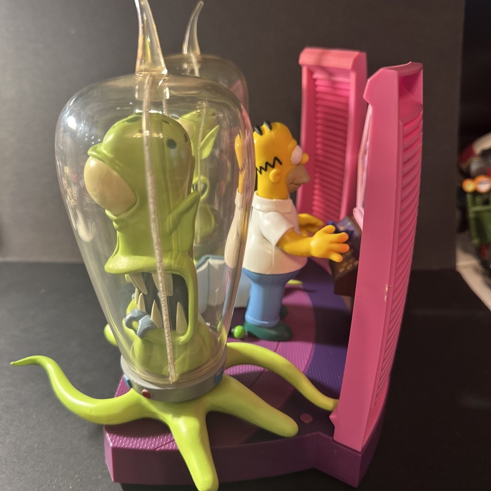Simpsons World of Springfield Treehouse of Horror 2 Alien Spaceship ...